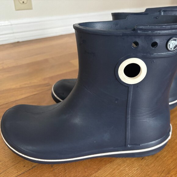 CROCS | Shoes | Crocs Womens Jaunt Shorty Rain Boots Size 9 Navy Blue ...